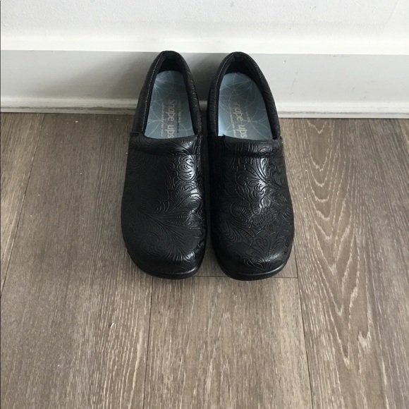 Yuu | Shoes | Yuu Black Clogs Size 37 4 | Poshmark